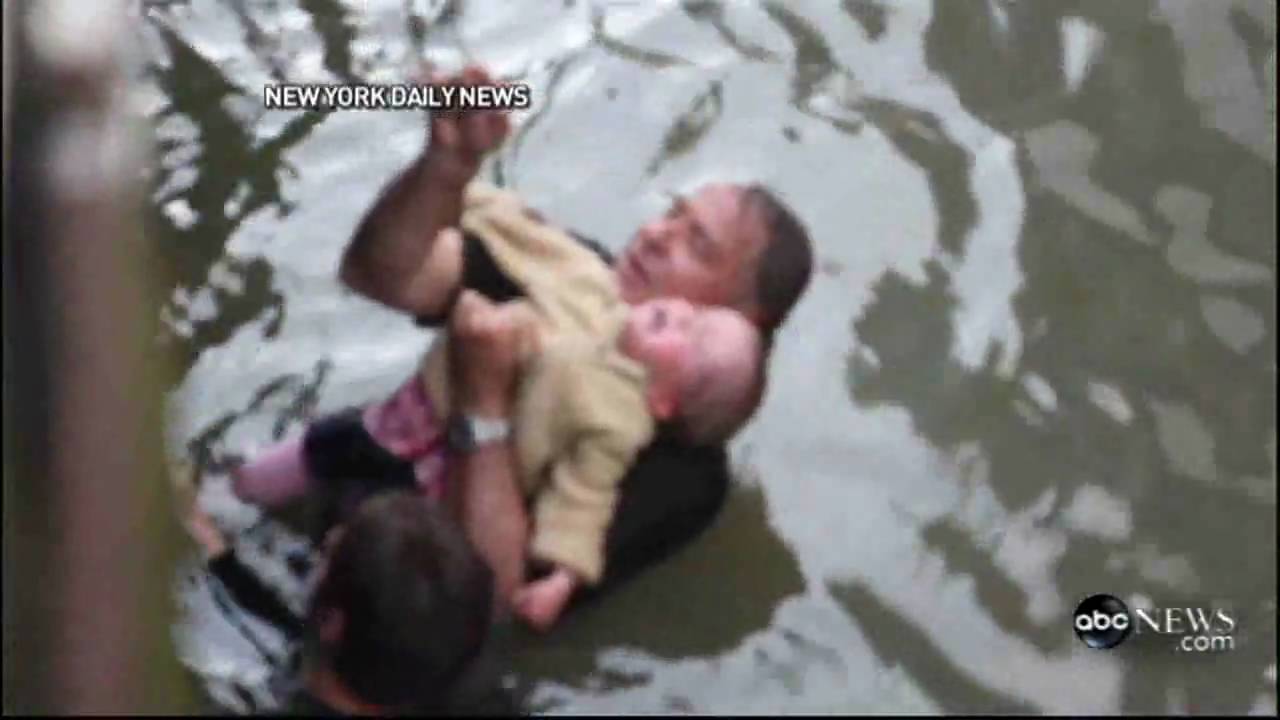 Father Saves 2 Year Old After She Slipped And Fell Into New Yorks East River Youtube