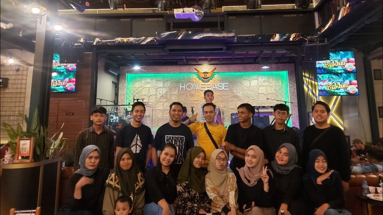 Buka Bersama Rekan Kerja FIF di HOMEBASE Palembang - YouTube