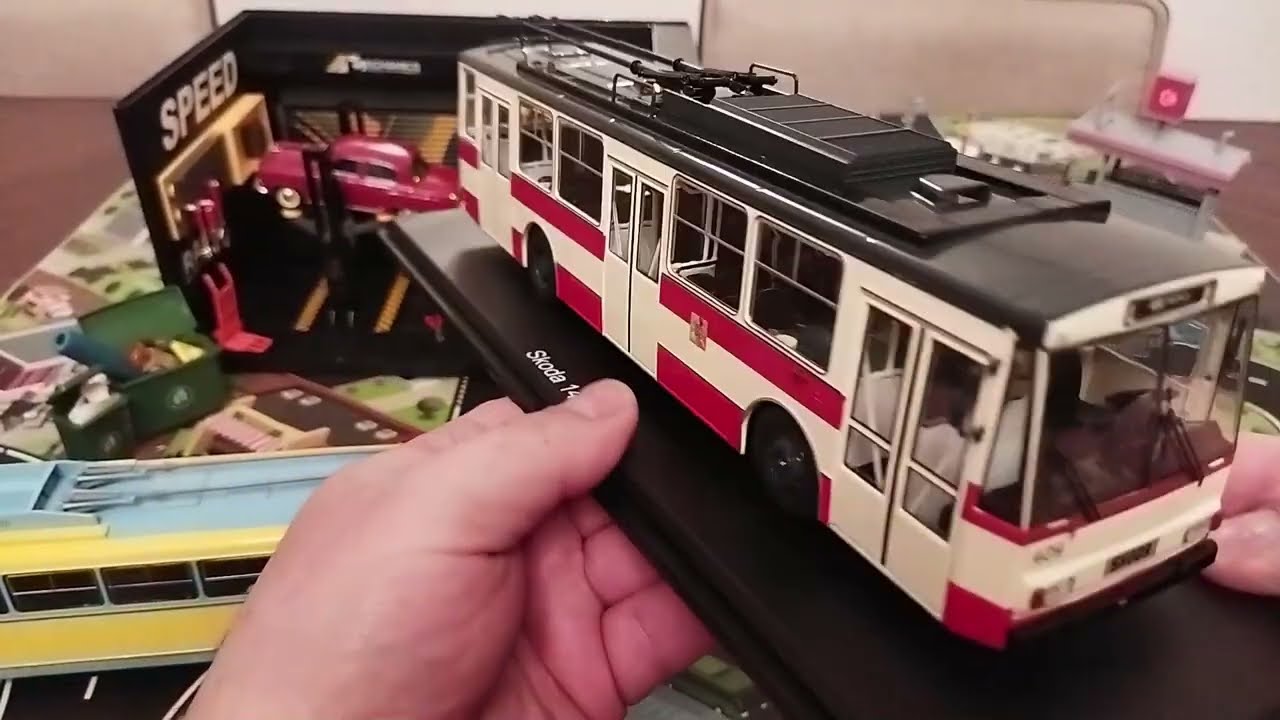 Trolleybus ŠKODA 14Tr, ŠKODA 9Tr, GAZ 21 VOLGA!, IZH 2715 Moskvich van ...