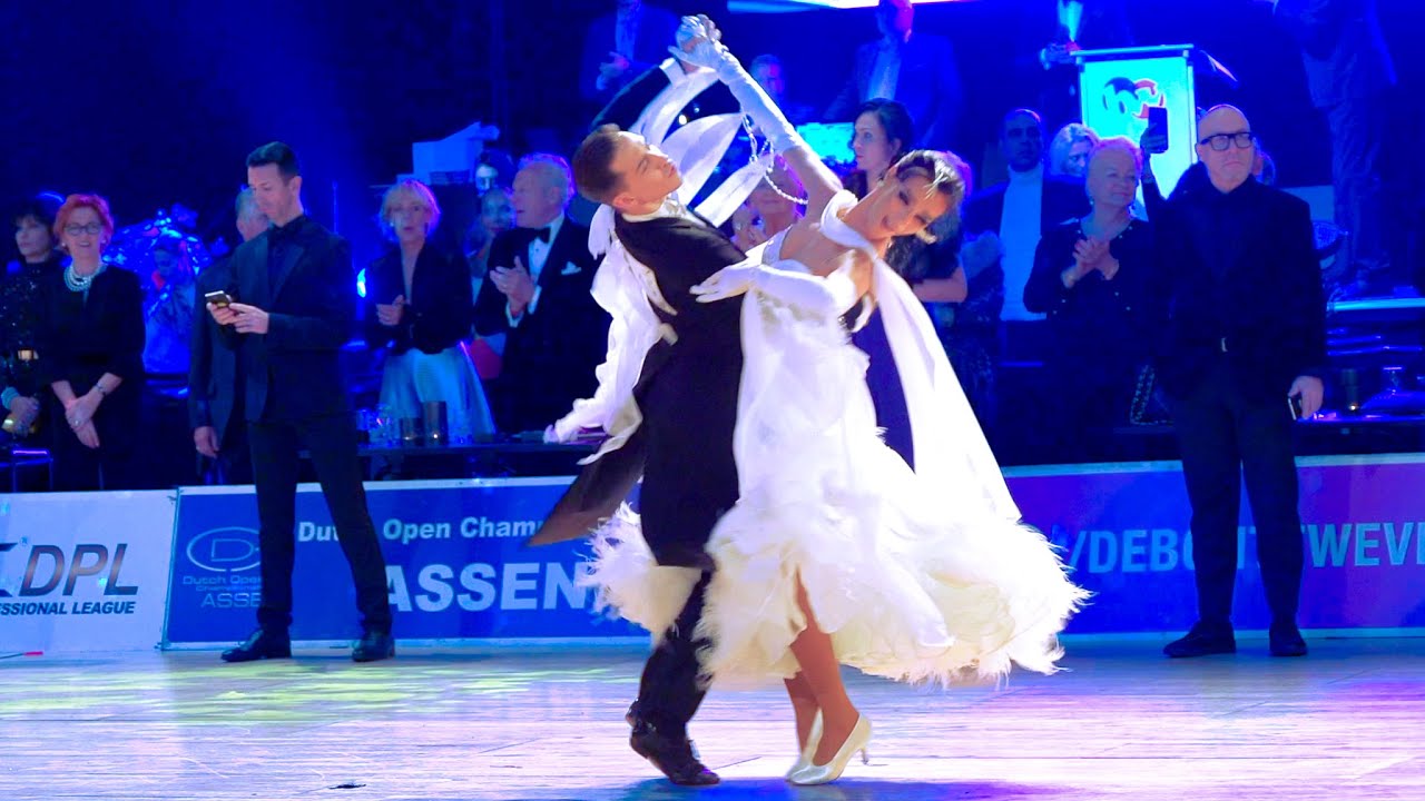 Quickstep Swing | Michał Le & Sandra Jabłońska - YouTube