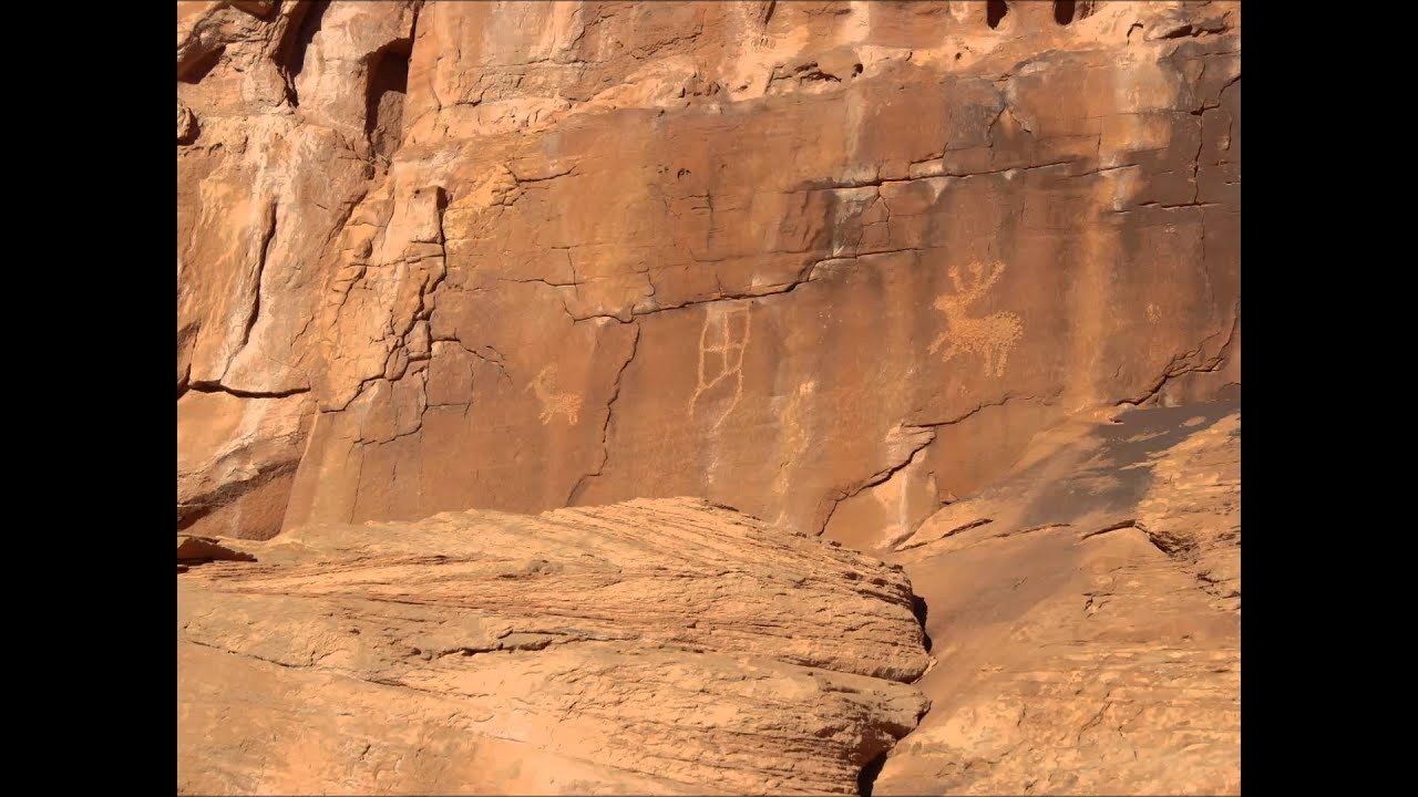 Courthouse Wash Rock Art - YouTube