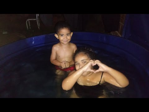 TOMANDO BANHO 🛁 DE CAIXA À NOITE 🌙