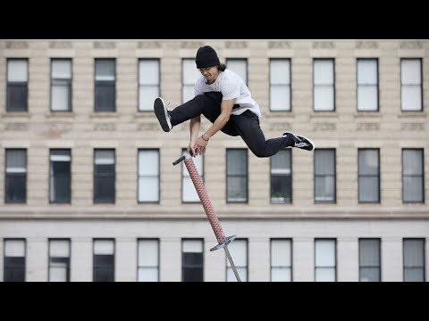 A professional pogoer from West Philly shows off his pogo skills - YouTube