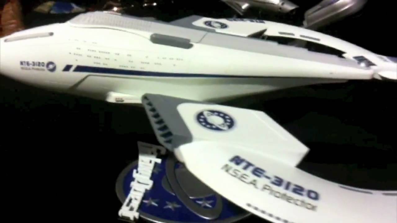Galaxy Quest NSEA Protector - Pegasus Hobbies Model Kit - YouTube