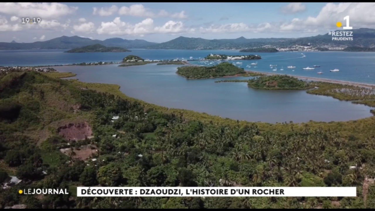Découverte : Dzaoudzi, l'histoire d'un rocher - YouTube