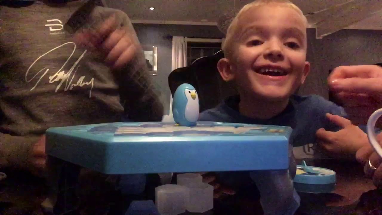 Vi spiller Balance Ice Cubes - YouTube