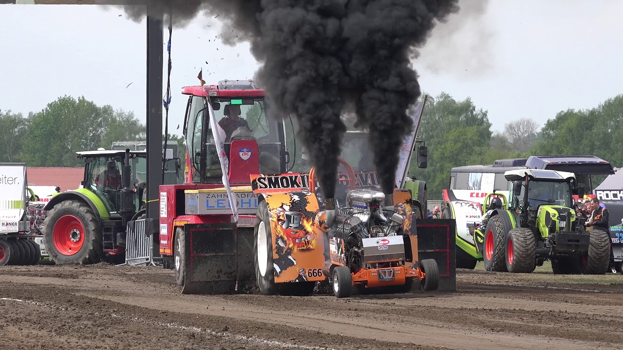 Light Modified Tractor Pulling Füchtorf 2019 by MrJo - YouTube