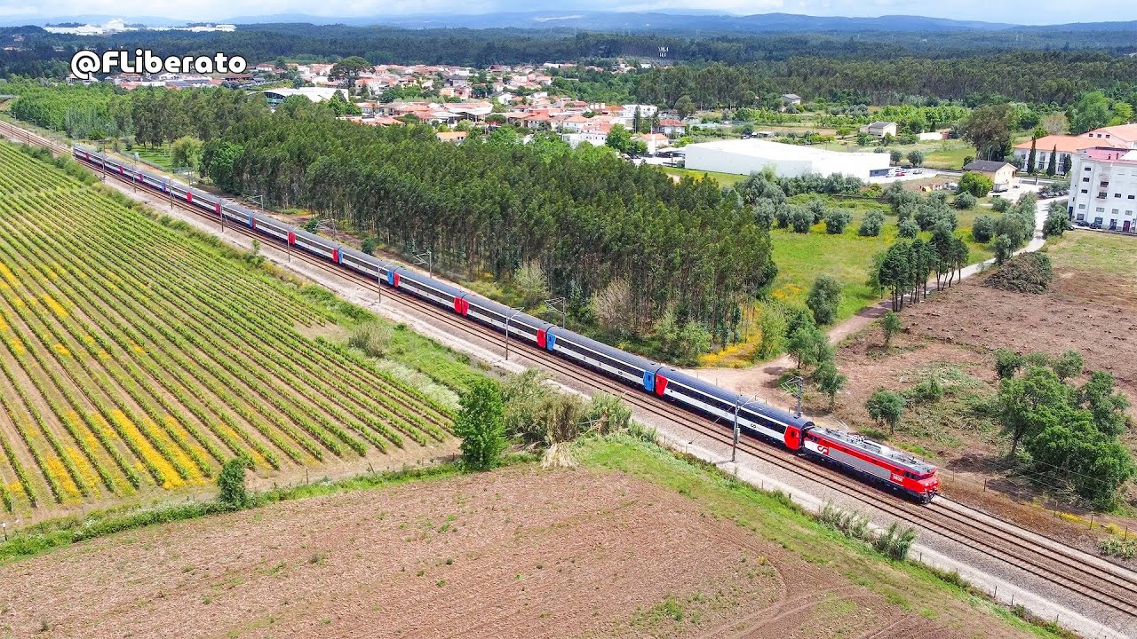 Comboio com 15 CARRUAGENS Arco - YouTube