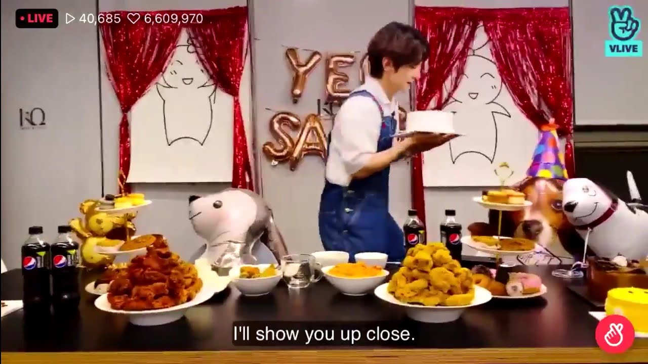 Yeosang's Hehetmon Cake - YouTube