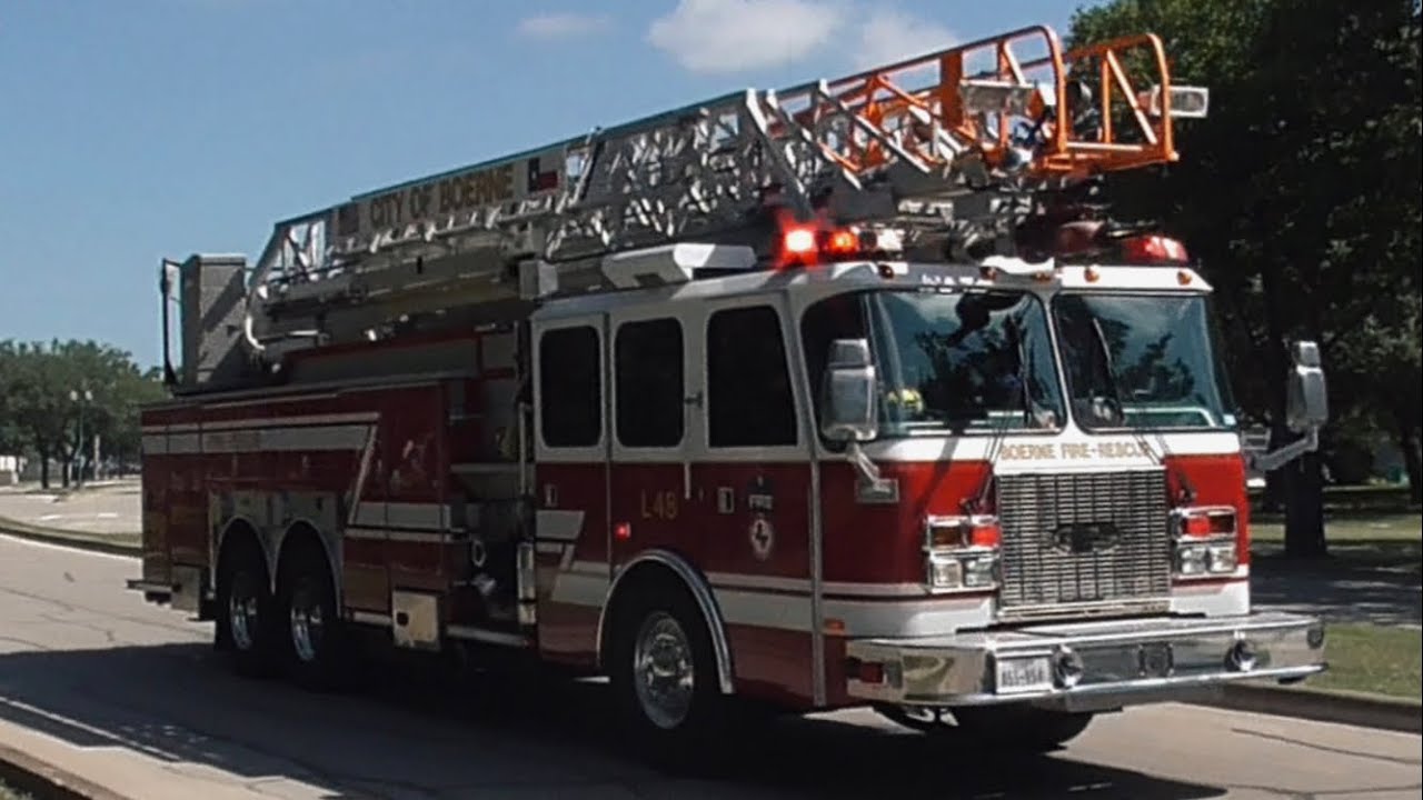 Boerne Fire Department Ladder 48 Responding + On Scene - YouTube
