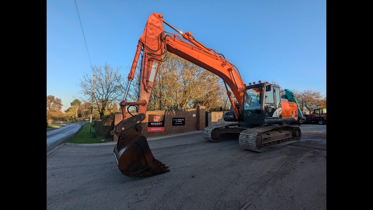 HITACHI ZX210 EXCAVATOR WALKAROUND VIDEO - YouTube