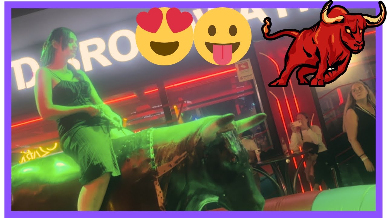 😛Black Dress in Girl riding on a mechanical Bull 🐂 in Benidorm 4K ...