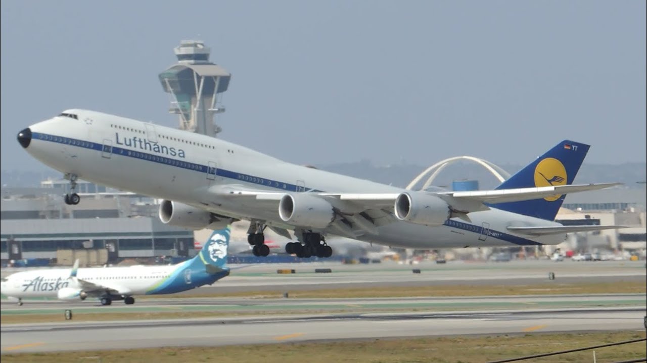 Lufthansa Boeing 747-8 Retro [D-ABYT] takeoff from LAX - YouTube