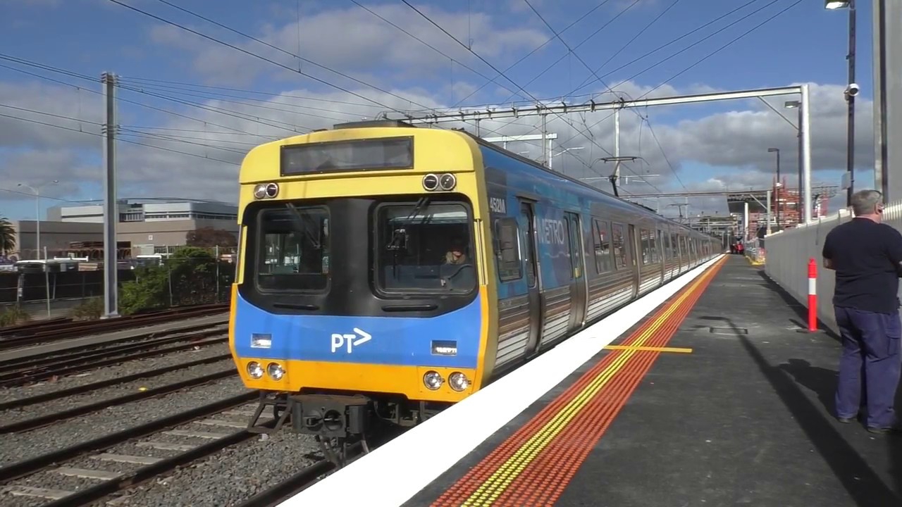 Trains at the new Frankston station - Metro Trains Melbourne - YouTube