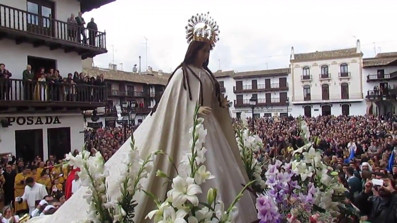 Entrada Reina Grande - YouTube