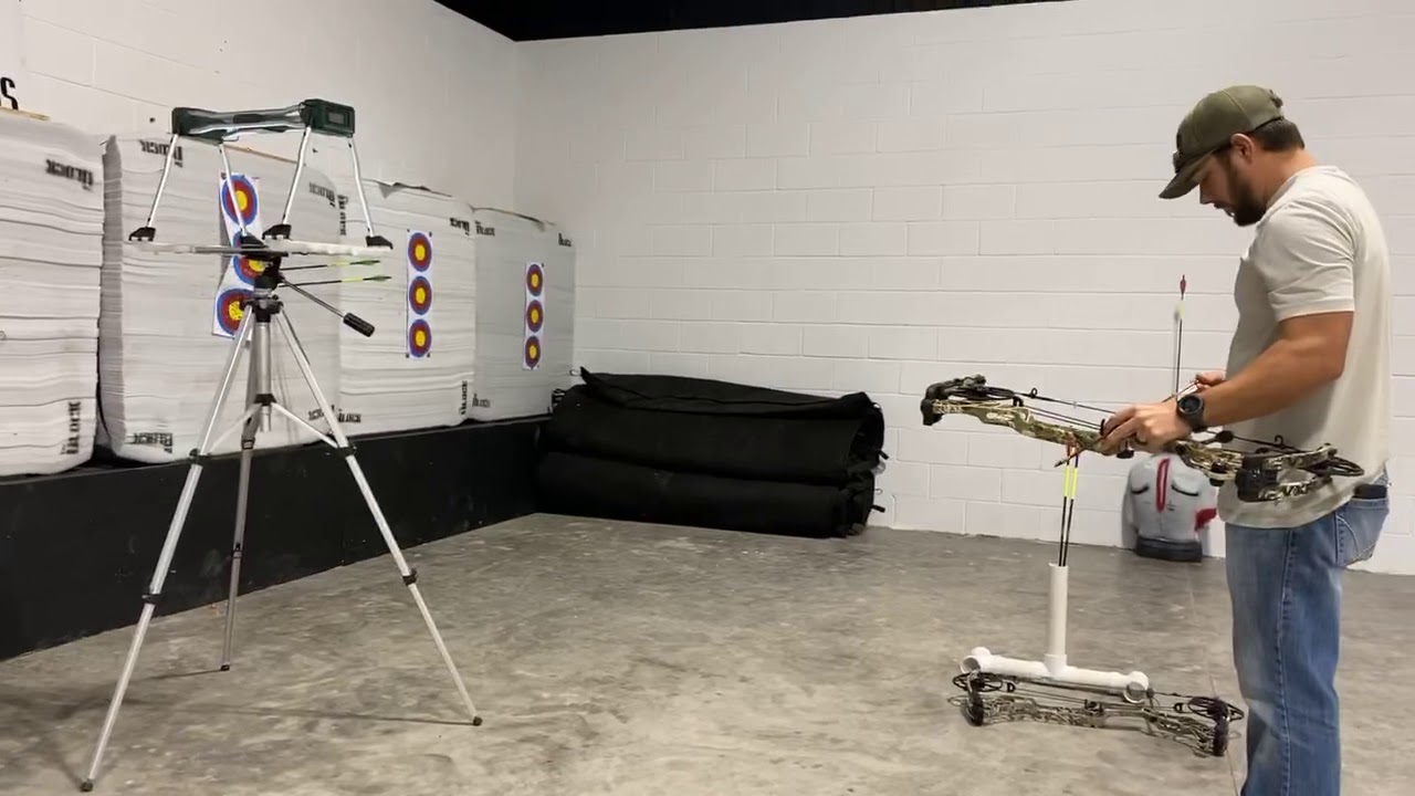 MATHEWS V3 27 VS MATHEWS VXR 28 70lbs 27” 405 grain arrow - YouTube