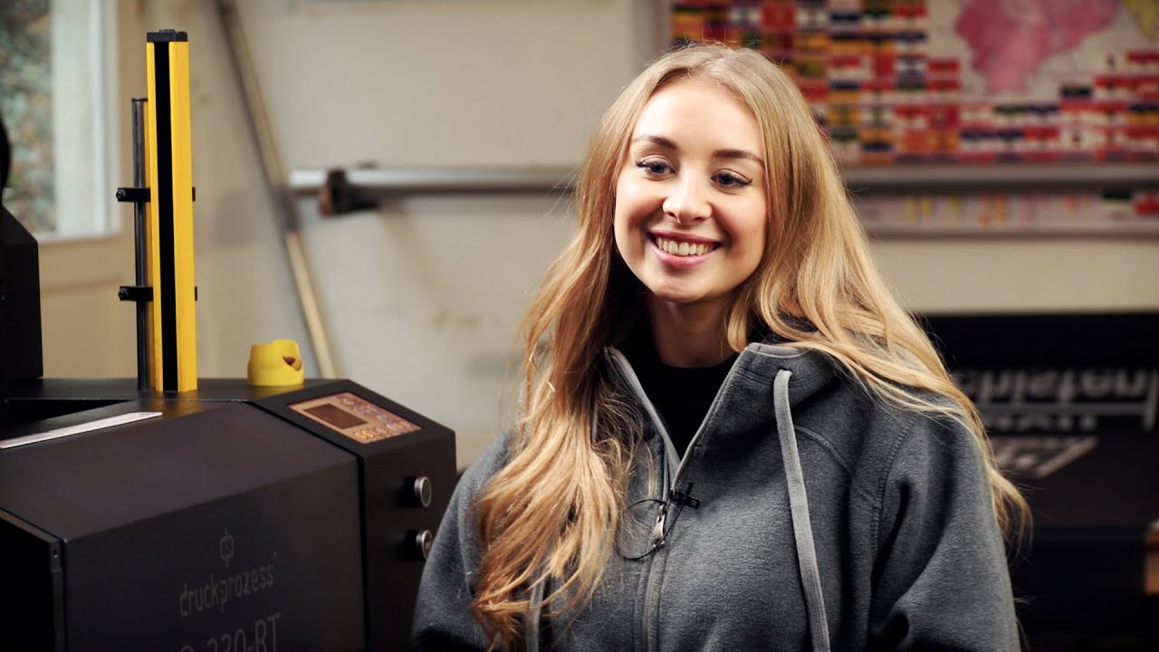 EinBlick: Michelle-Celestine Probst studiert BWL berufsbegleitend - YouTube