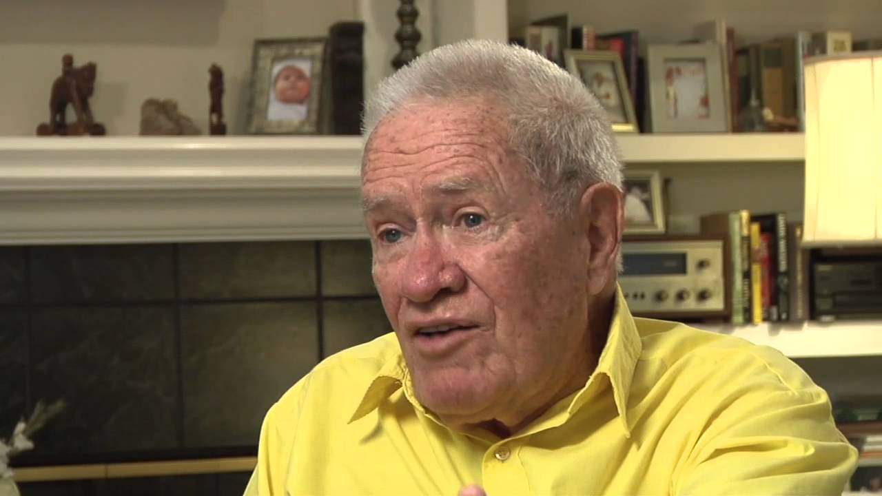 Fred Murray discusses the definition of stuttering - YouTube