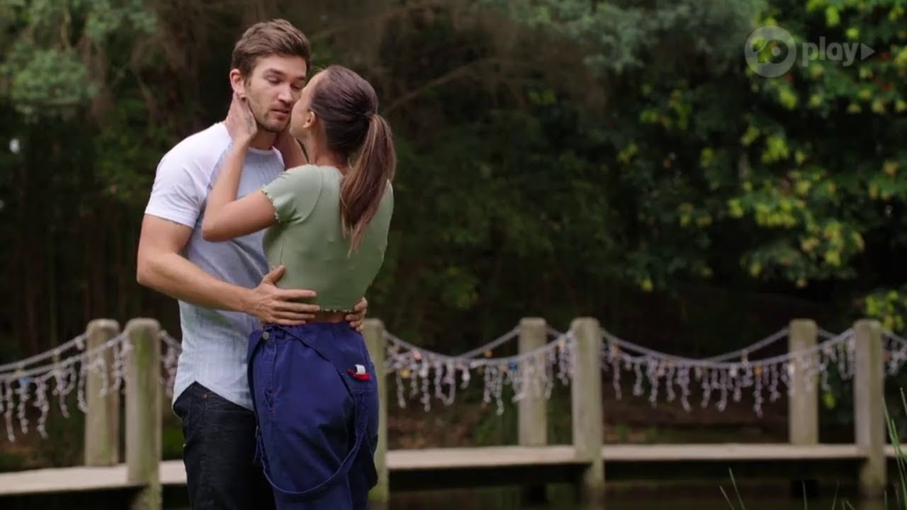 Ned & Bea Patch Things Up | Neighbours [2019] - YouTube