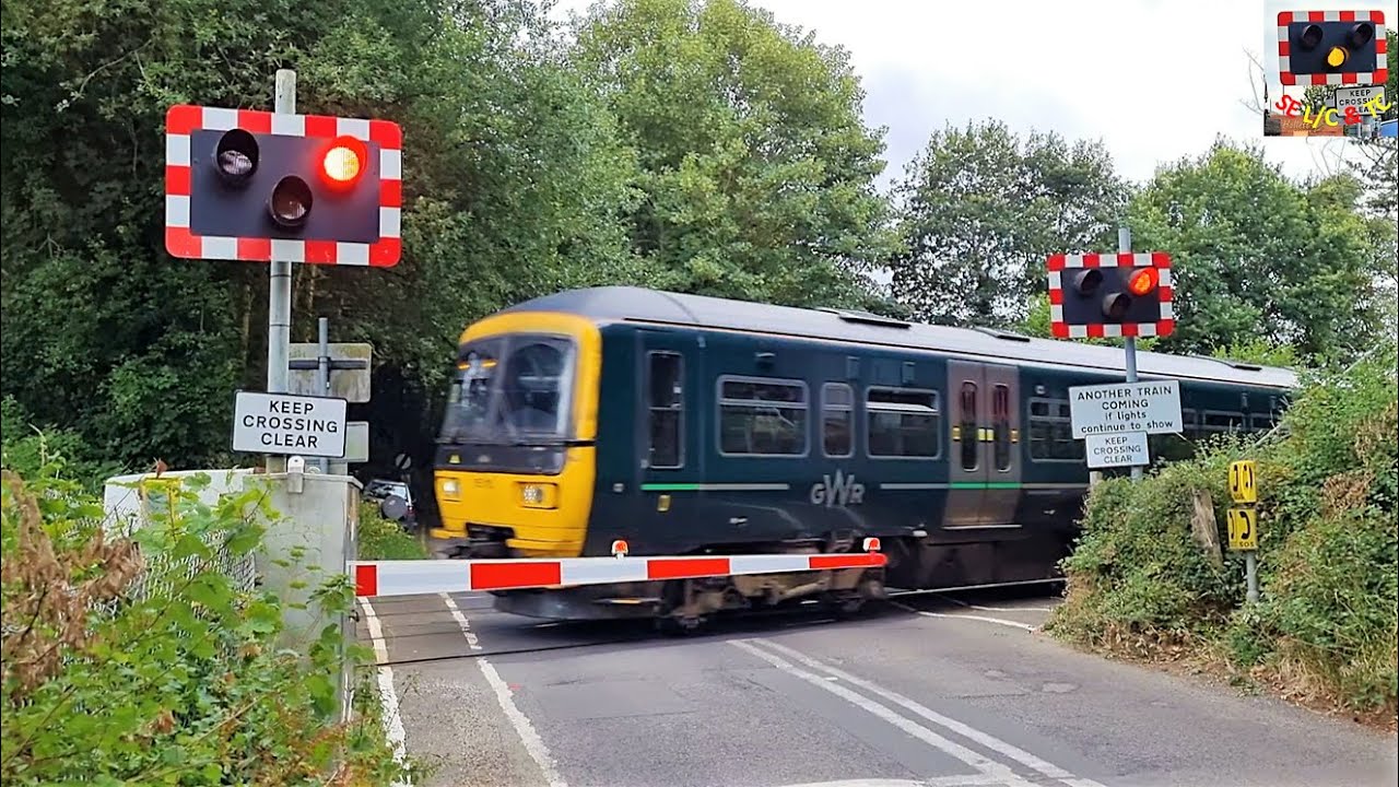 Gomshall Level Crossing, Surrey - YouTube