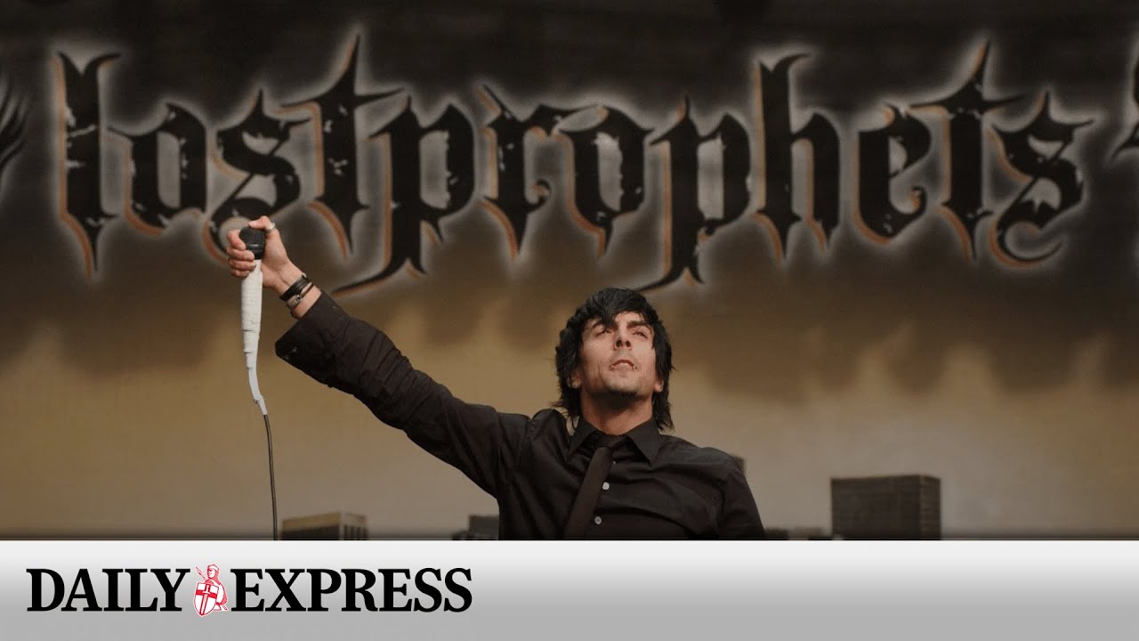 Lostprophets frontman Ian Watkins stabbed in prison - YouTube