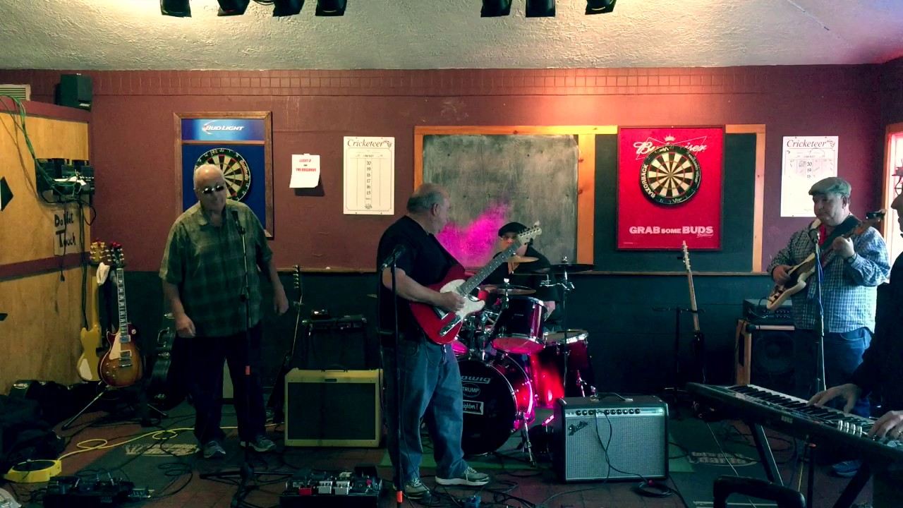 Larry Bee and the Buzz at Tavern 33 - YouTube