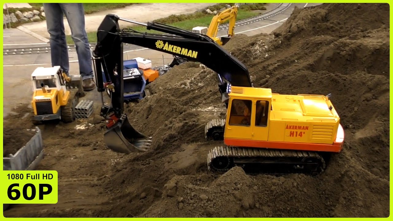 XL RC EXCAVATOR AKERMAN H14 IN ACTION - INTERMODELLBAU DORTMUND 2019 ...