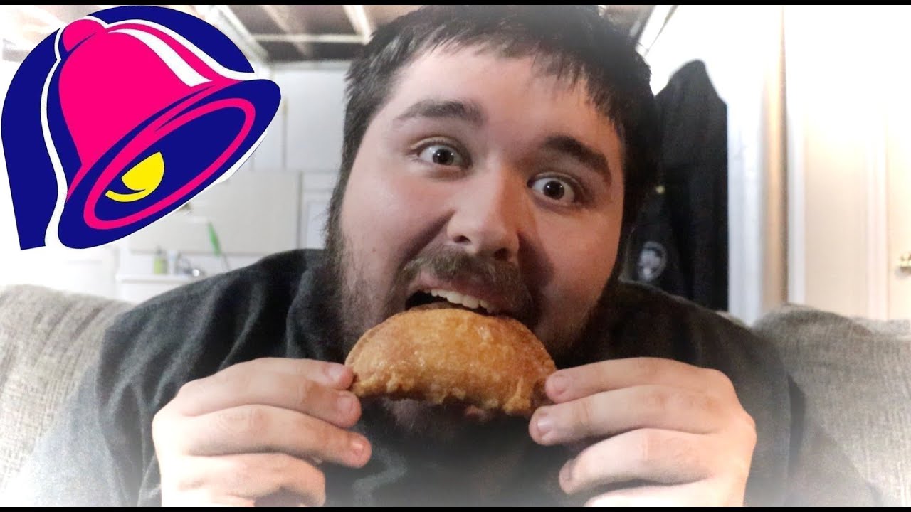 Taco Bell's New Cheesy Chicken Crispanada - Review - YouTube