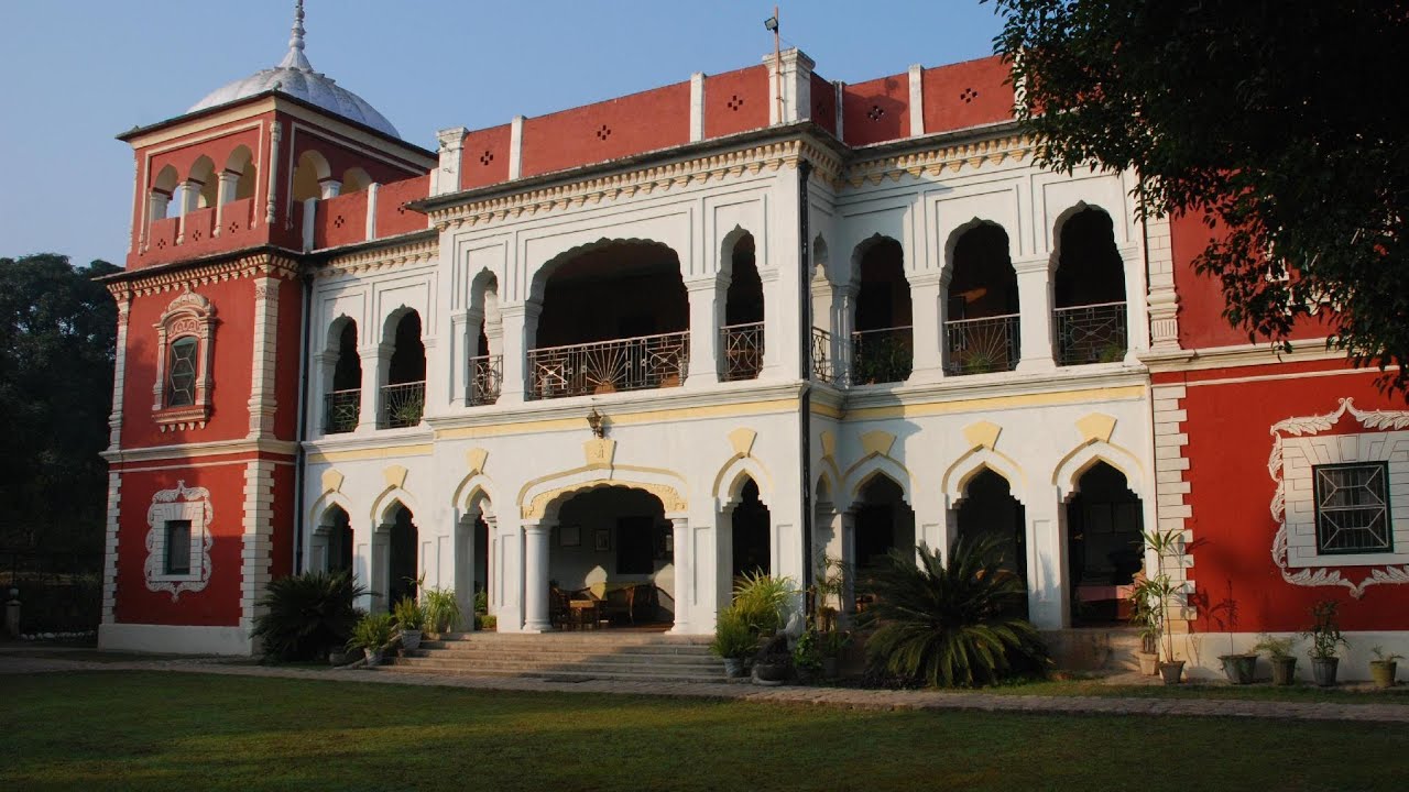 WelcomHeritage Judge's Court, Pragpur, India - YouTube