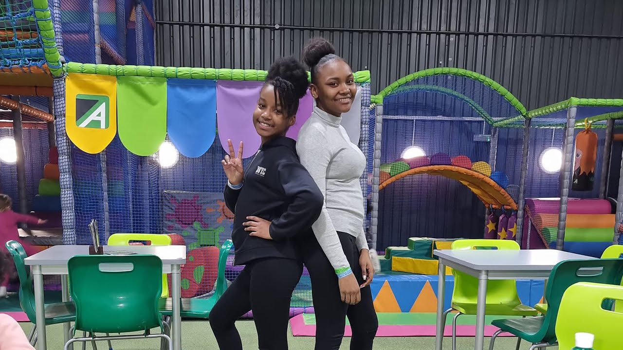 KAYK AND NILLIA VISIT | ASCENT TRAMPOLINE PARK | BLACKPOOL - YouTube