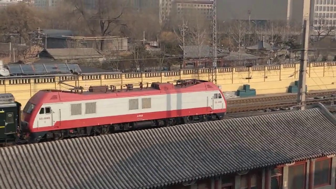 【铁路随拍(China Railway)】北京东便门拍摄 SS9 牵引机供25G驶出北京站 - YouTube