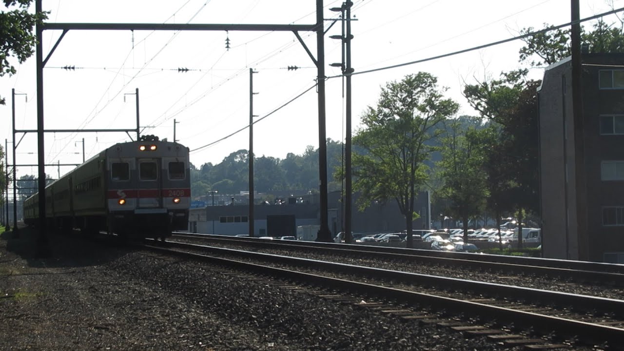 SEPTA train 6378 with Comet II 2408 FLIES by Rydal Rd. Crossing 5/25/18 ...
