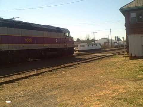 MBTA Screamer F40PH #1008 Departs Ayer w/ Hornshow - YouTube