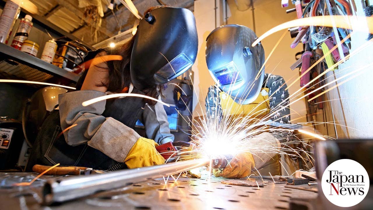 Mental sparks fly in welding workshops - The Japan News - YouTube