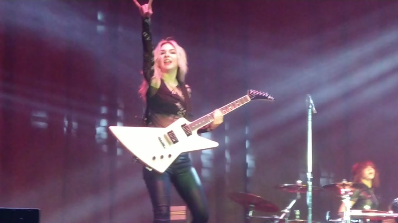 The Warning - Enter Sandman live (Opening for MUSE) Arena VFG ...