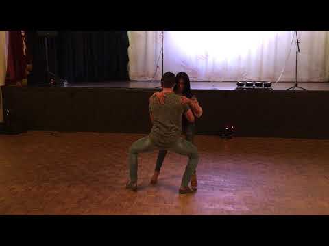 Sean Quinlan & Sanya Khan - Bachata Sensual Demo @ Canada Zoukiz Bachata Convention 2017