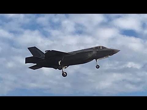 F-35 Lightning II performing an aerial display over RAAF base ...