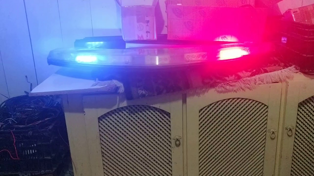 Giroflex Winglux-S vermelho e azul - YouTube