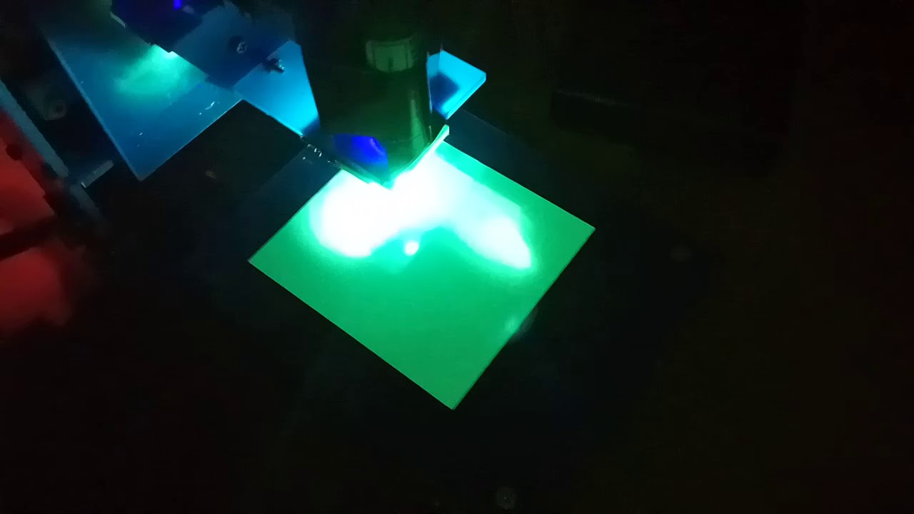 The experiment of laser plotter with luminous sheet 2 - YouTube