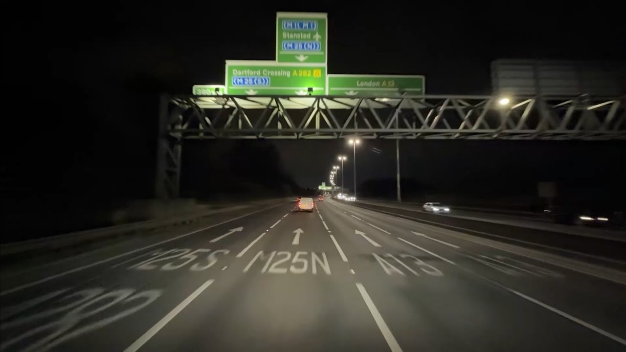 Driving at Night in the UK Motorway M25 M1 A421 @midnightmotorway - YouTube