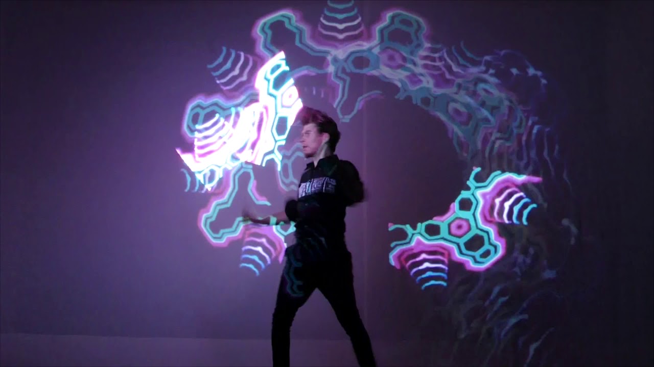 Real Time Lightpainting with LED Visual Poi - YouTube