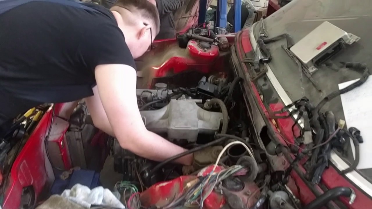 Мотор BMW M10b18 и ЭБУ Январь - YouTube