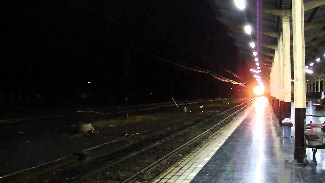 Diesel Rail Special Express Train No. 9 from Bangkok arrived @ Chiang ...