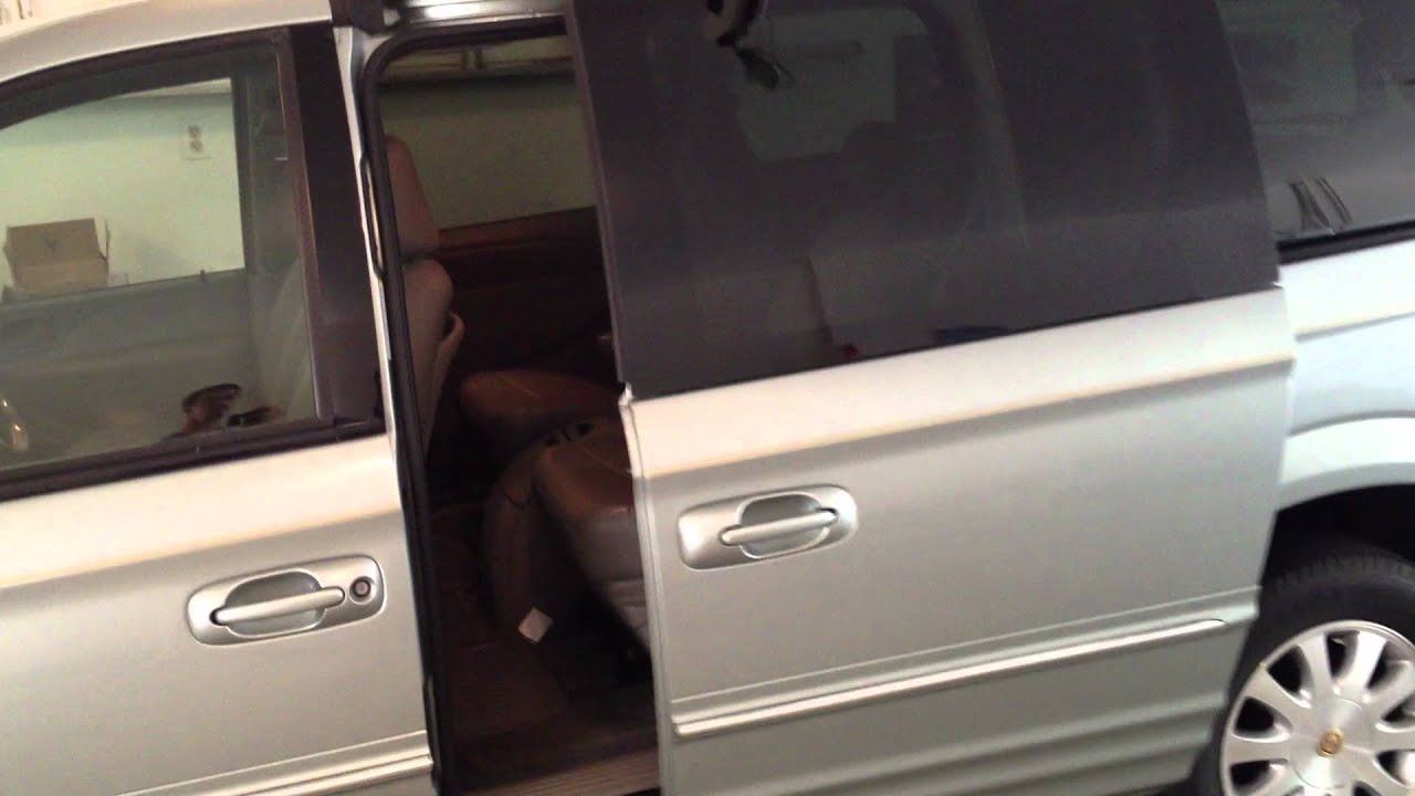 2003 Chrysler Town & Country: Remote Entry Demonstration - YouTube