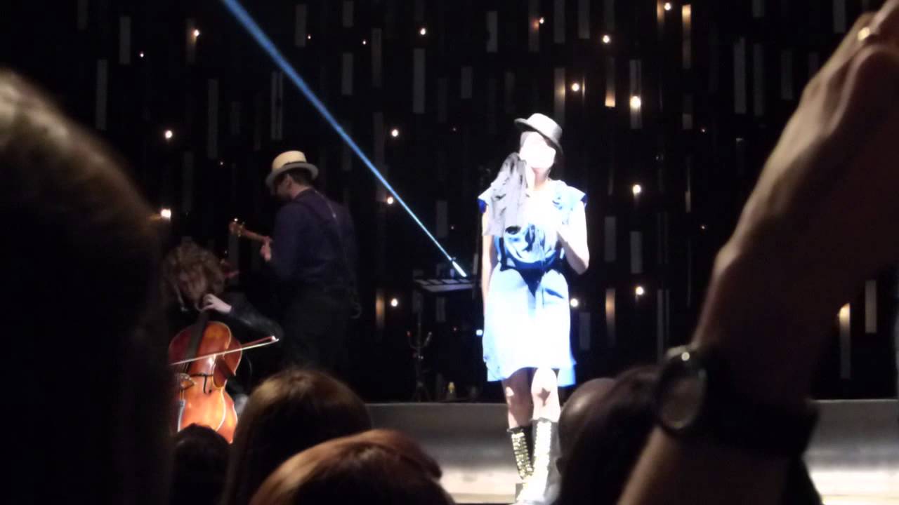 dismappa Verona - Nina Zilli Frasi&Fumo Tour @ Teatro Romano - YouTube