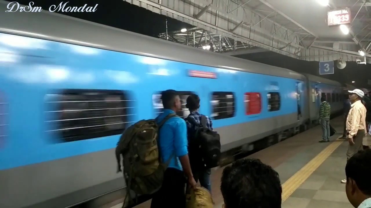 12339 Coal Field Express arriving at Durgapur station with 30 minutes ...