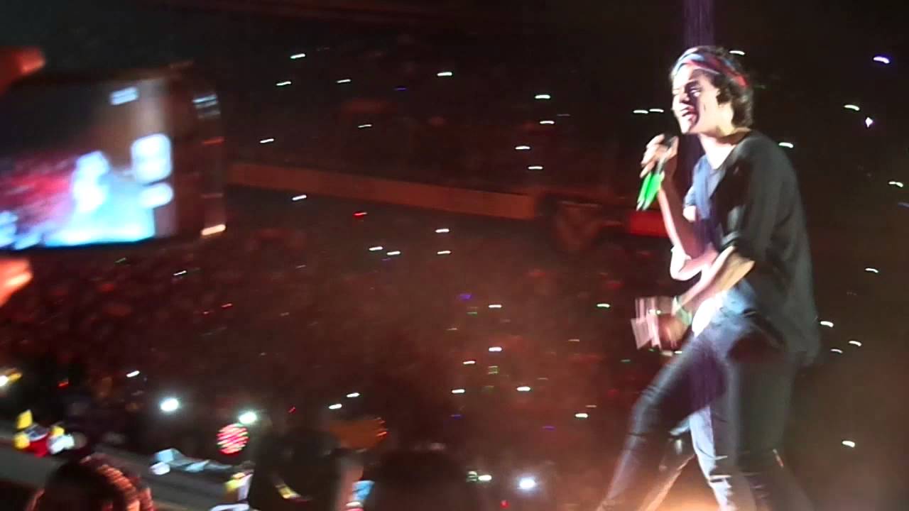 One Direction - Happily | Buenos Aires, Argentina 04/05/14 - YouTube