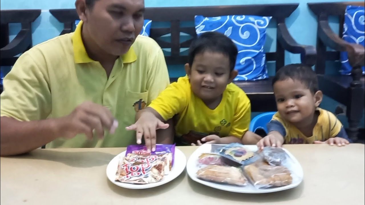 MUKBANG KUE LAPIS, PASTEL, PIE BUAH, GETAS, KROKET AYAM, PERUT AYAM ...