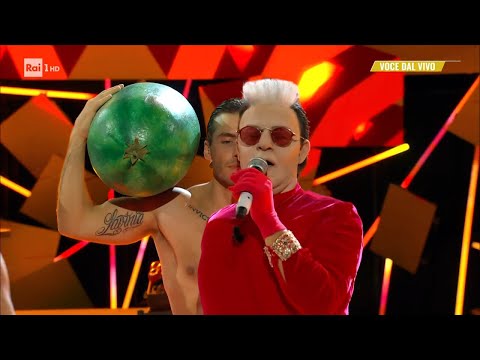 Biagio Izzo canta \