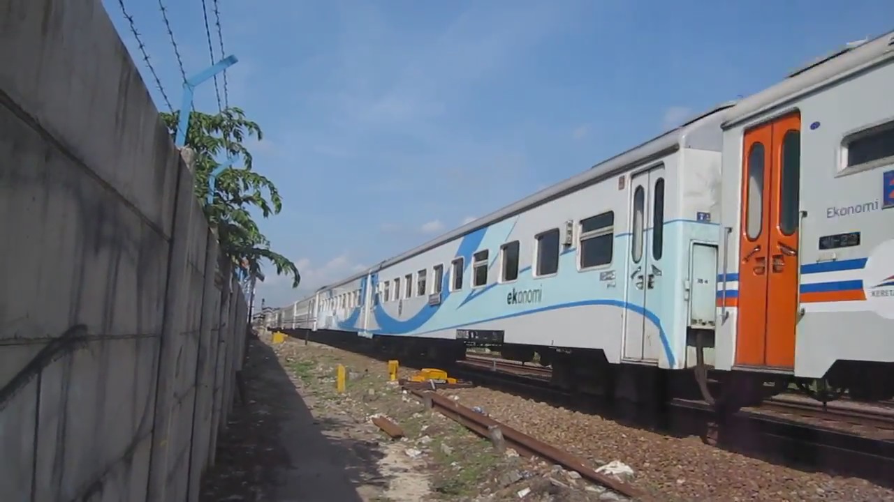 Kereta Api Malioboro Ekspres + Kereta Wisata Toraja - YouTube